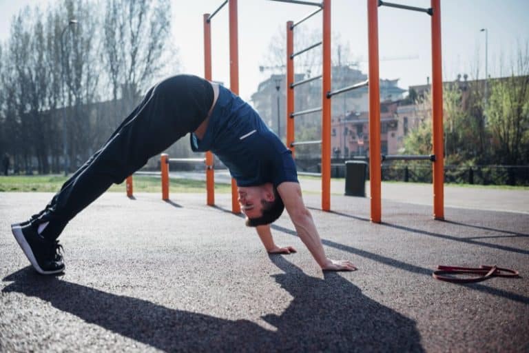 Calistenia: Rutina de Ejercicios y Entrenamiento con Peso Corporal para